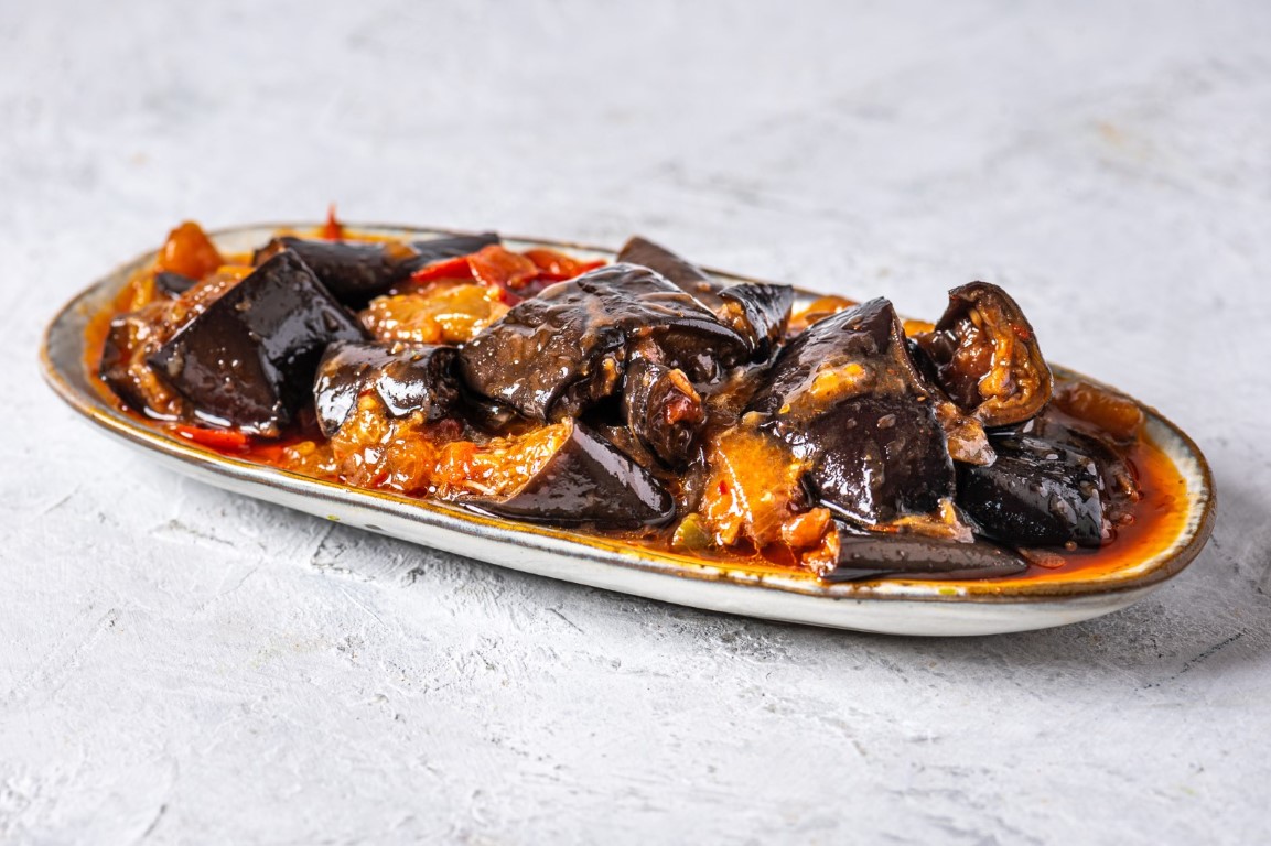 חציל פיקנטי - מקטגורית סלטים - אוכל מוכן לשבת - המסעדה היהודית